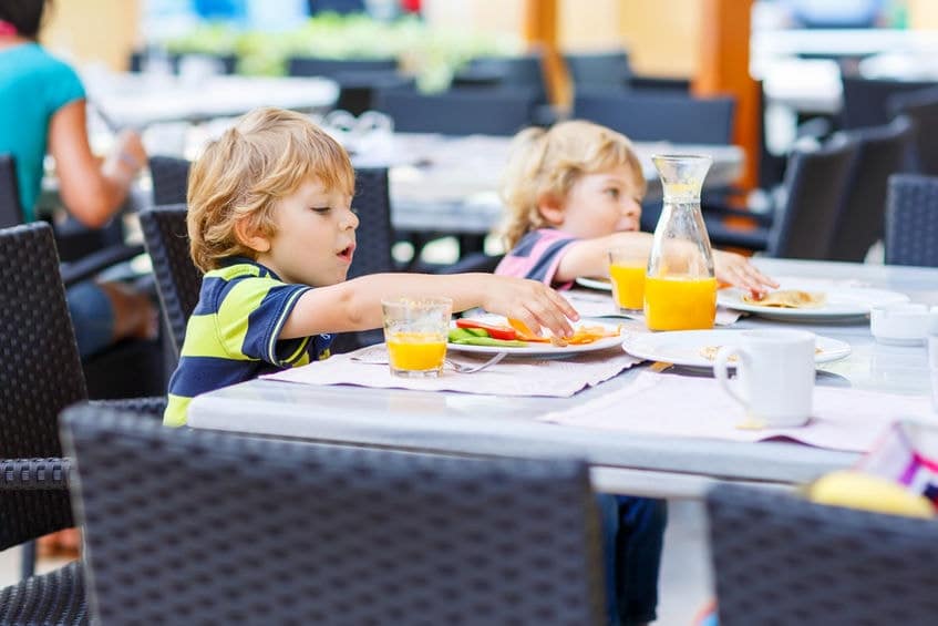 5 Tips for Eating Out with Kids | Young Scholars Academy